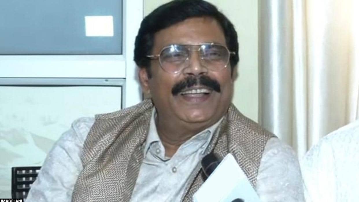 Anand Mohan 14 साल बाद जेल से रिहा, DM की हत्या मामले में मिली थी उम्रकैद | Republic Bharat