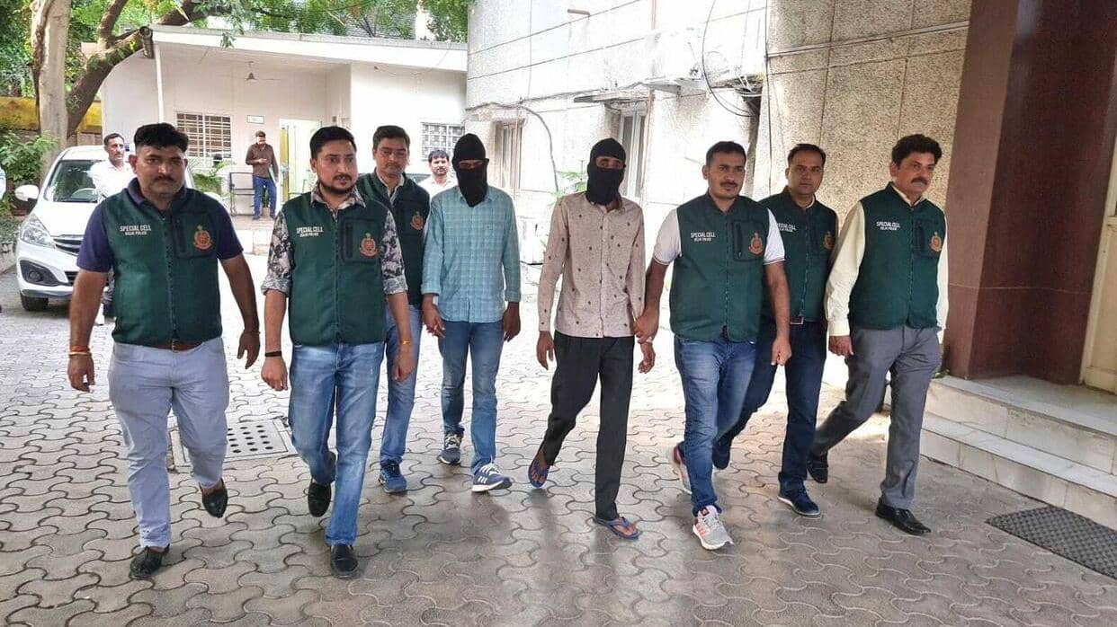 दिल्ली स्पेशल सेल ने 41 किलो अफीम की जब्त, 2 सप्लायर दबोचे | Republic ...