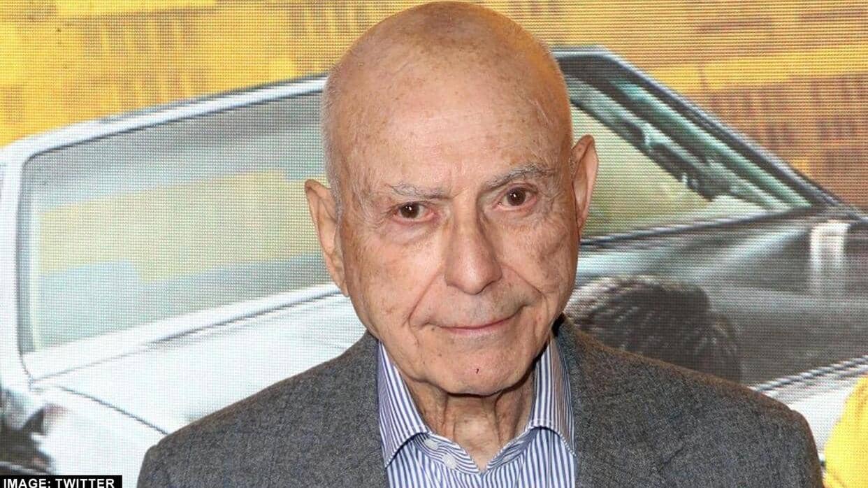अमेरिका : ऑस्कर विजेता Alan Arkin का हुआ निधन, 89 साल की उम्र में ली ...
