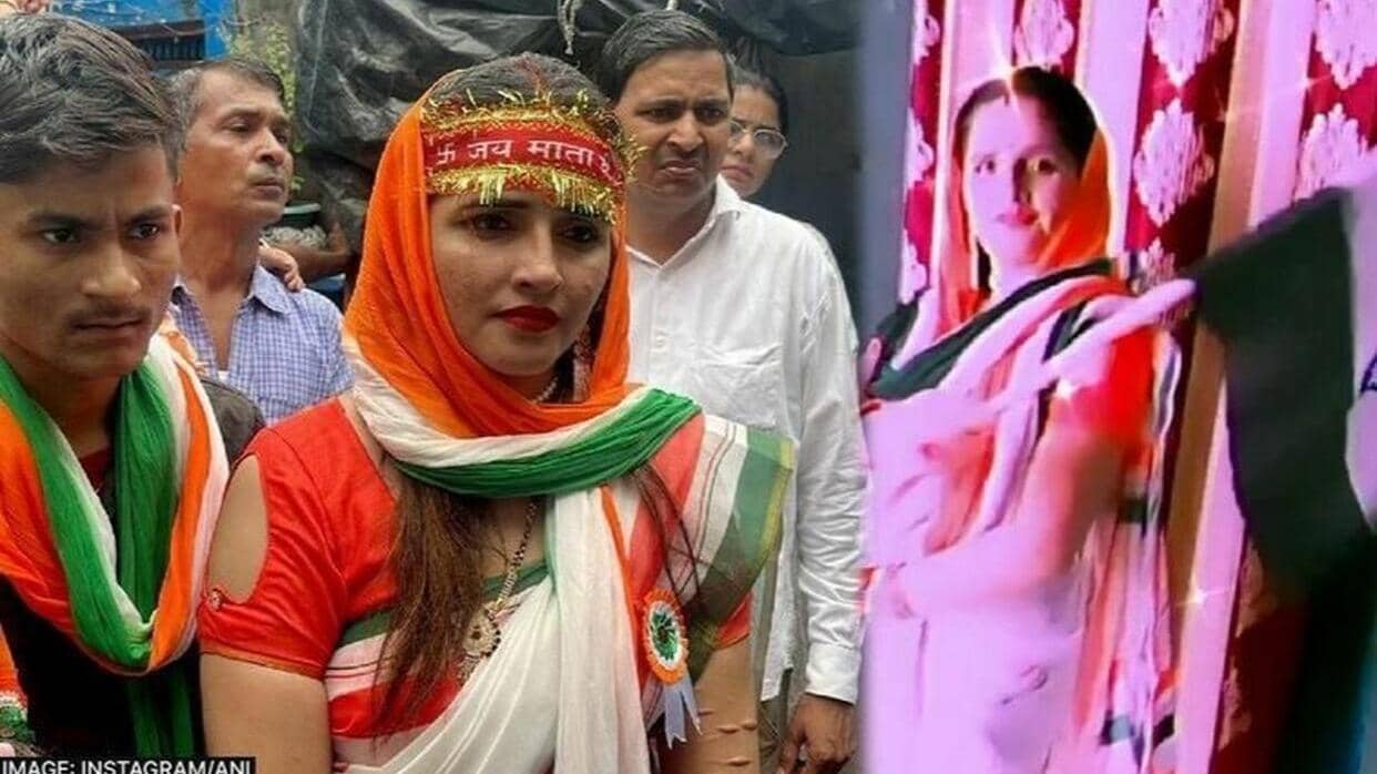 सफेद साड़ी, सिर पर तिरंगे वाली चुनरी और हाथ में भारत का झंडा, 'देश ...