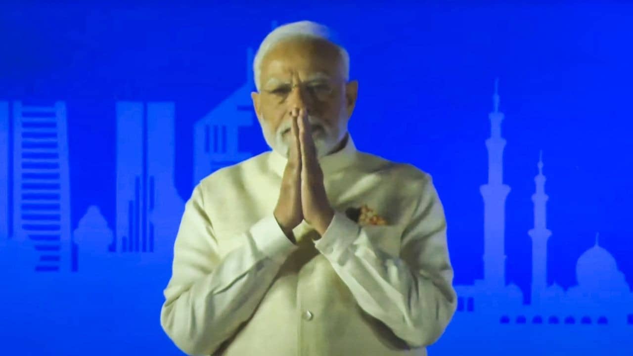 PM Modi strikes a chord with Indian diaspora in UAE at Ahlan Modi event ...