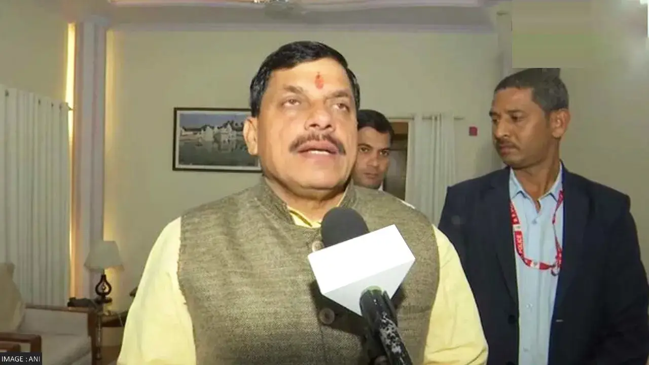 MP CM checks on night shelter residents, promises they won't face ‘any ... MP CM checks on night shelter residents, promises they won't face ‘any ...