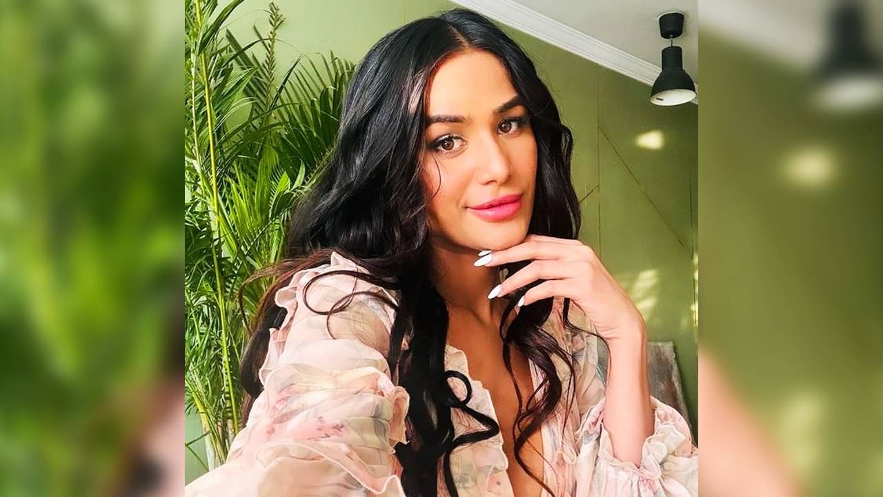 Poonam Pandey की मौत के नाटक पर देश में बवाल, एजेंसी ने मांगी माफी, फिर ...