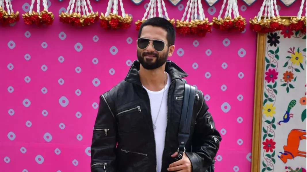 Shahid Kapoor Replaces THIS Big Star In Sooraj Barjatya's Prem Ki ...