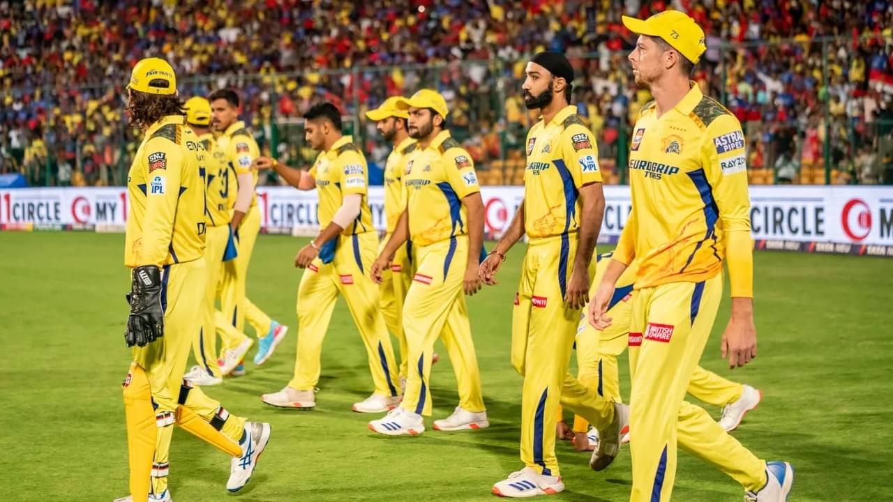 CSK Retention, IPL 2025: Dhoni to Play Another Season! | Republic World