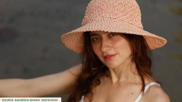 Sanjeeda Shaikh flaunts her curves and curls in latest Instagram post ...