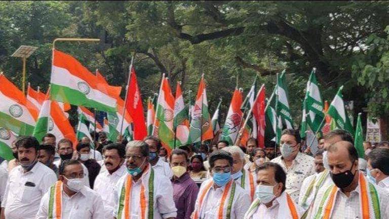 UDF takes out march, holds dharna near Raj Bhavan in support of ...
