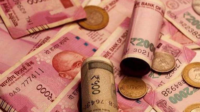 Rupee falls 10 paise to 82.66 against US dollar | Republic World