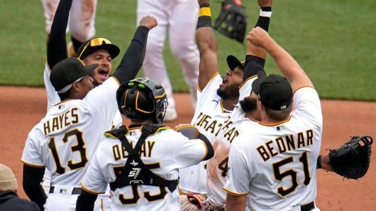 MLB Scores: NL-best Pittsburgh Pirates win 7th straight for best ...