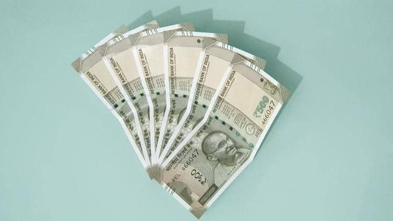 Rupee rises 1 paise to 82.62 agianst US Dollar | Republic World