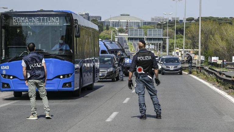 Italy: Police fined nearly 23,000 people in two days for violating ...