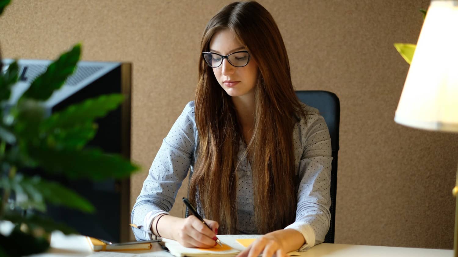 What Is The 20:20:20 Rule To Prevent Digital Eye Strain? | Republic World