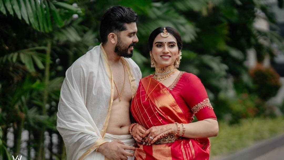 Jayaram's Daughter Malavika Ties The Knot With Navaneeth In Traditional ...