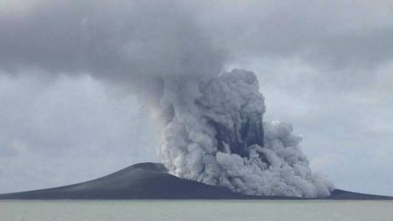 Earthquakes at 2 Alaska volcanoes could signal eruption | Republic World