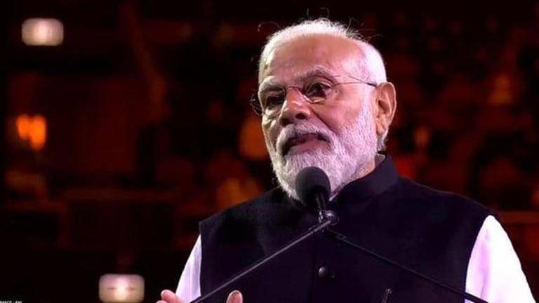 Watch: PM Modi receives warm welcome in Sydney with traditional Vedic chanting | Republic World