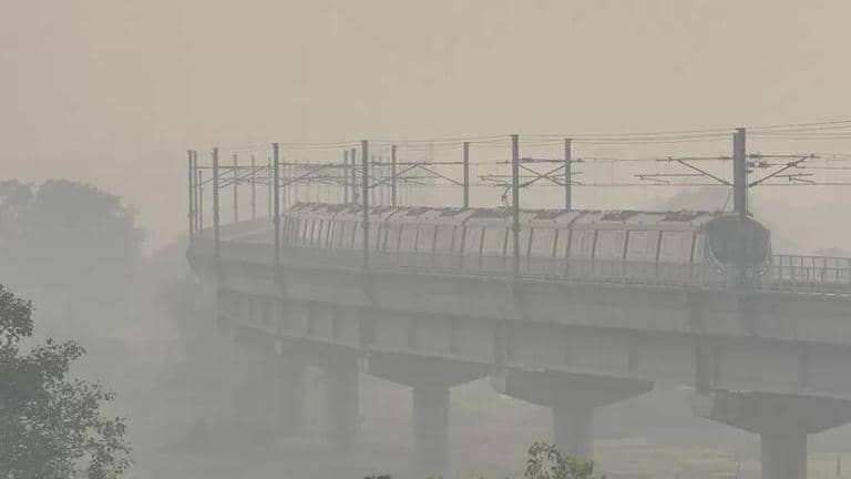 Overcast morning in Delhi with 25.4 deg C minimum temperature, very ...