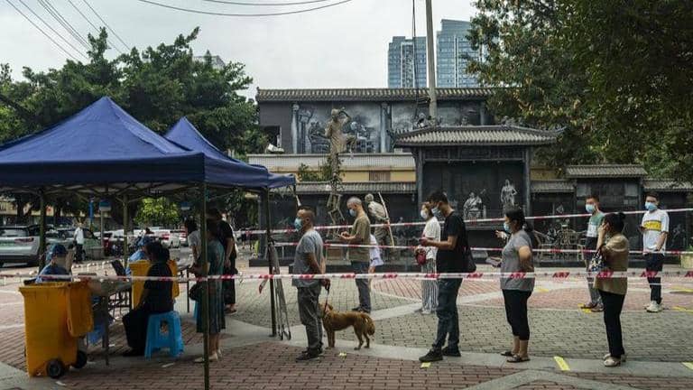 China's Chengdu enforces strict lockdown despite earthquake | Republic ...