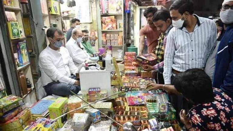 Delhi police registers 16 cases for bursting crackers in last 4 days ...