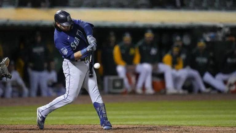 MLB Scores: Seattle Mariners continue win streak with 7-2 lead against ...