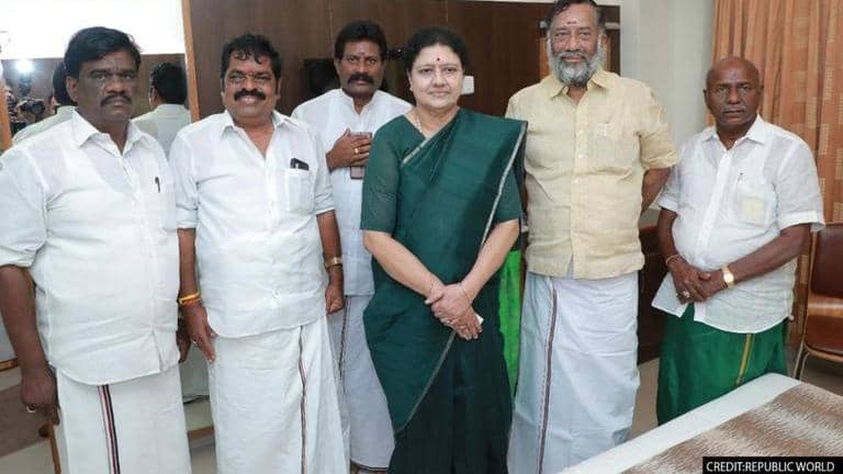 O Panneerselvam’s brother meets VK Sasikala amidst cadres demand for ...
