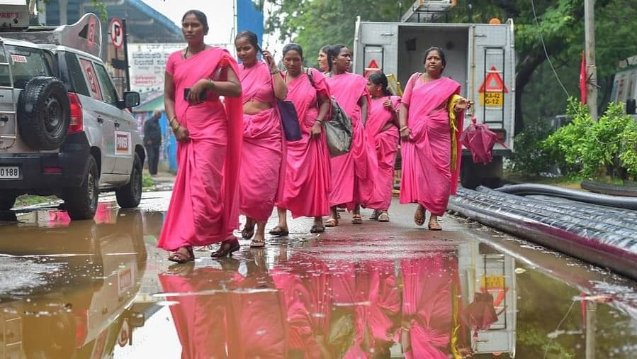 Govt to give incentives for sickle cell screening | Republic World