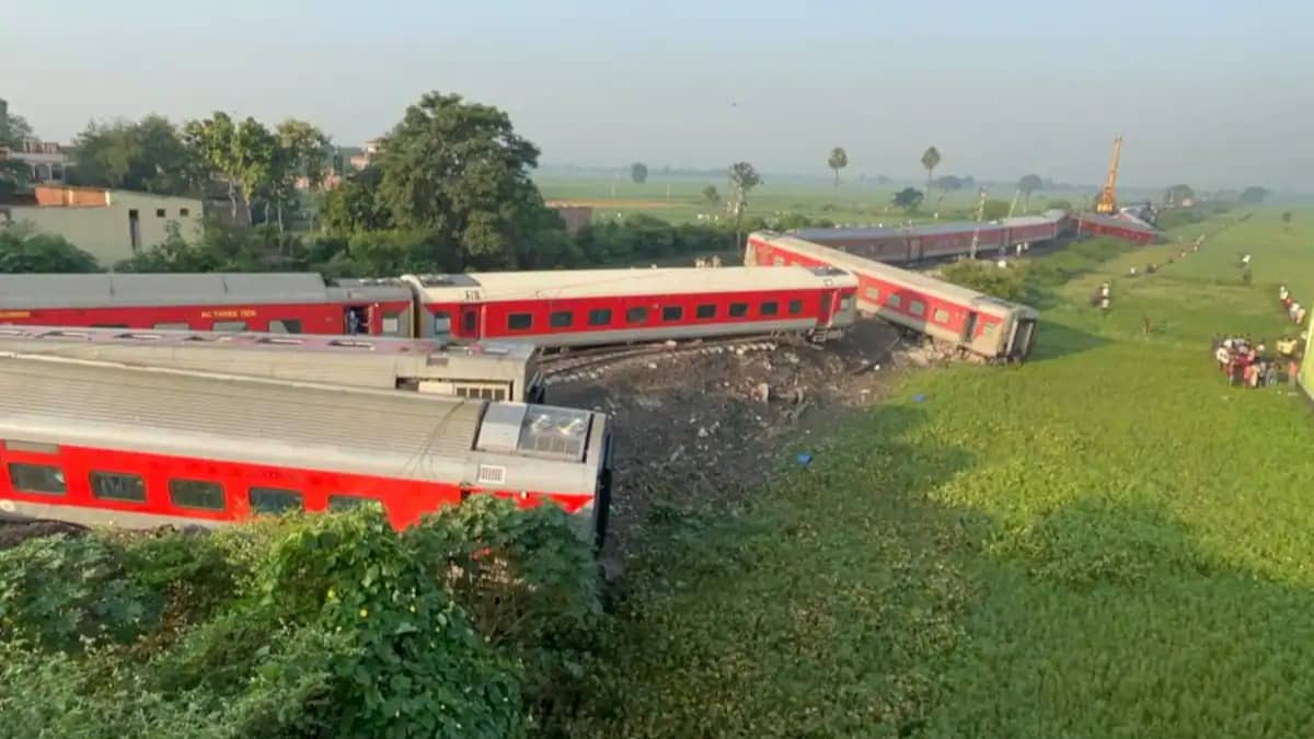 Track fault suspected in Bihar train derailment | Republic World