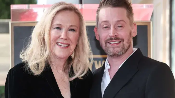 Macaulay Culkin reunites with his Home Alone mom Catherine O'Hara at ...
