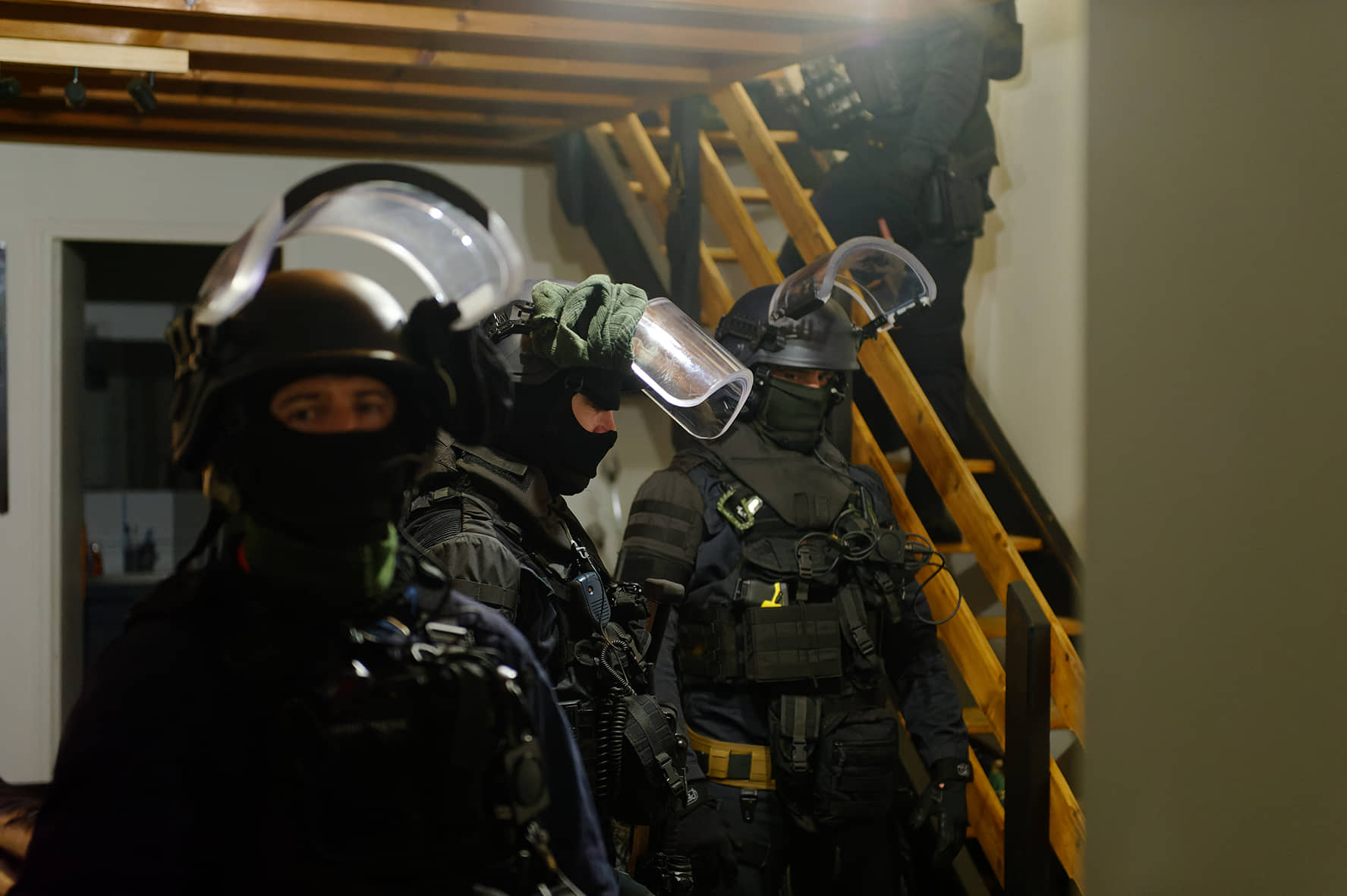 Why Does the Elite GIGN Counter-Terrorism Force Choose a Revolver Over ...