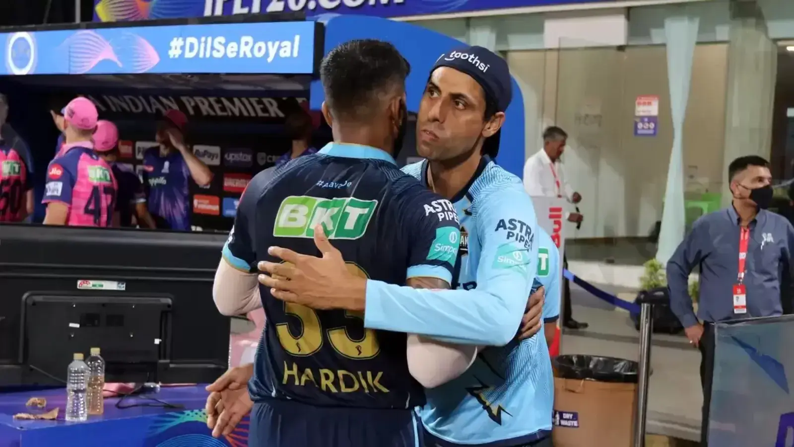 'He showed his desire to go back': Ashish Nehra explains why Hardik ...