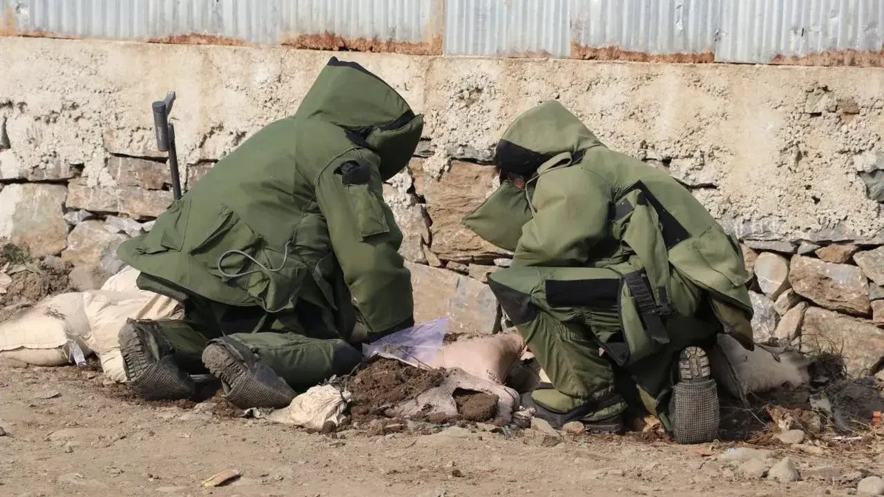 Major Terror Incident Averted in J-K, Army Destroys IED Detected on ...