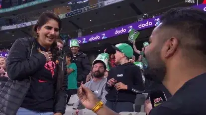 Viral video: “What better place to propose than the MCG?” Indian guy ...
