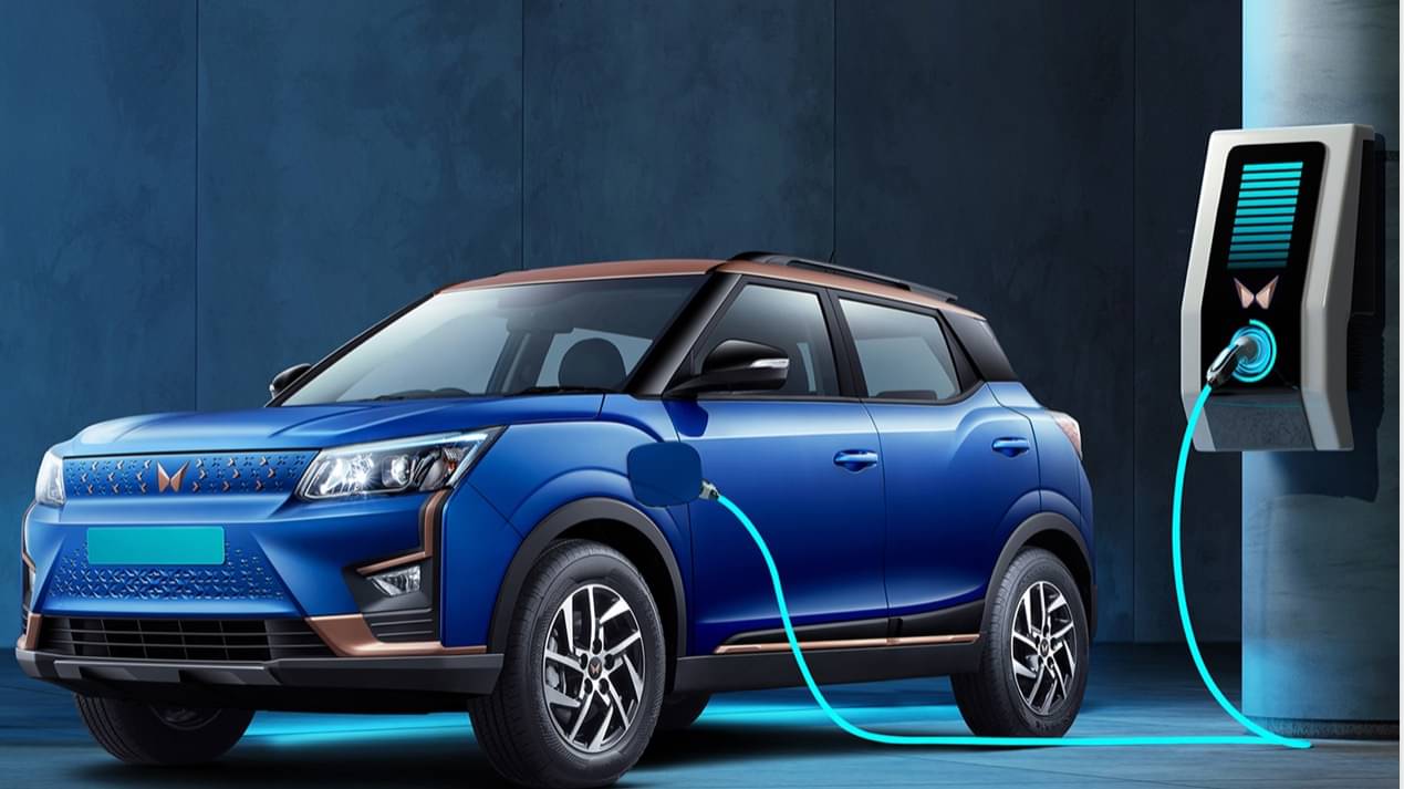 Mahindra and Mahindra's total vehicle sales rose 15% to 73,944 units ...