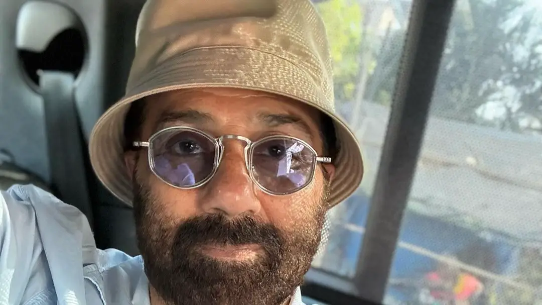 Sunny Deol Kickstarts The Shoot Of Lahore 1947, Shares Photo En Route ...