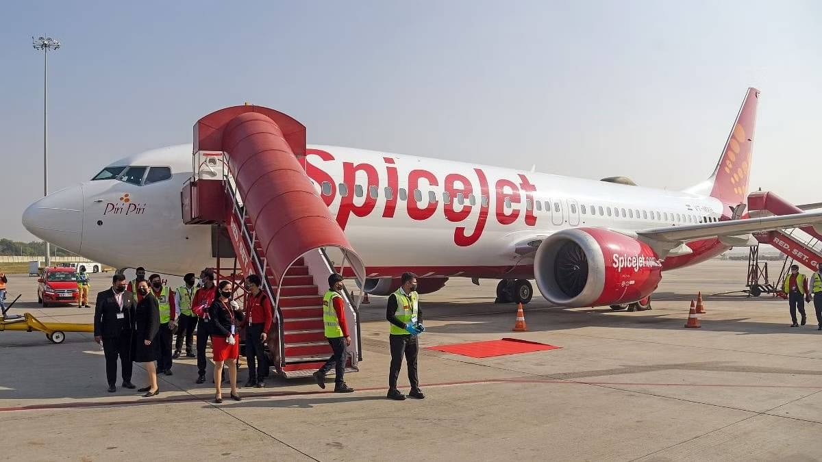 SpiceJet to operate its 2nd flight under Op Ajay | Republic World