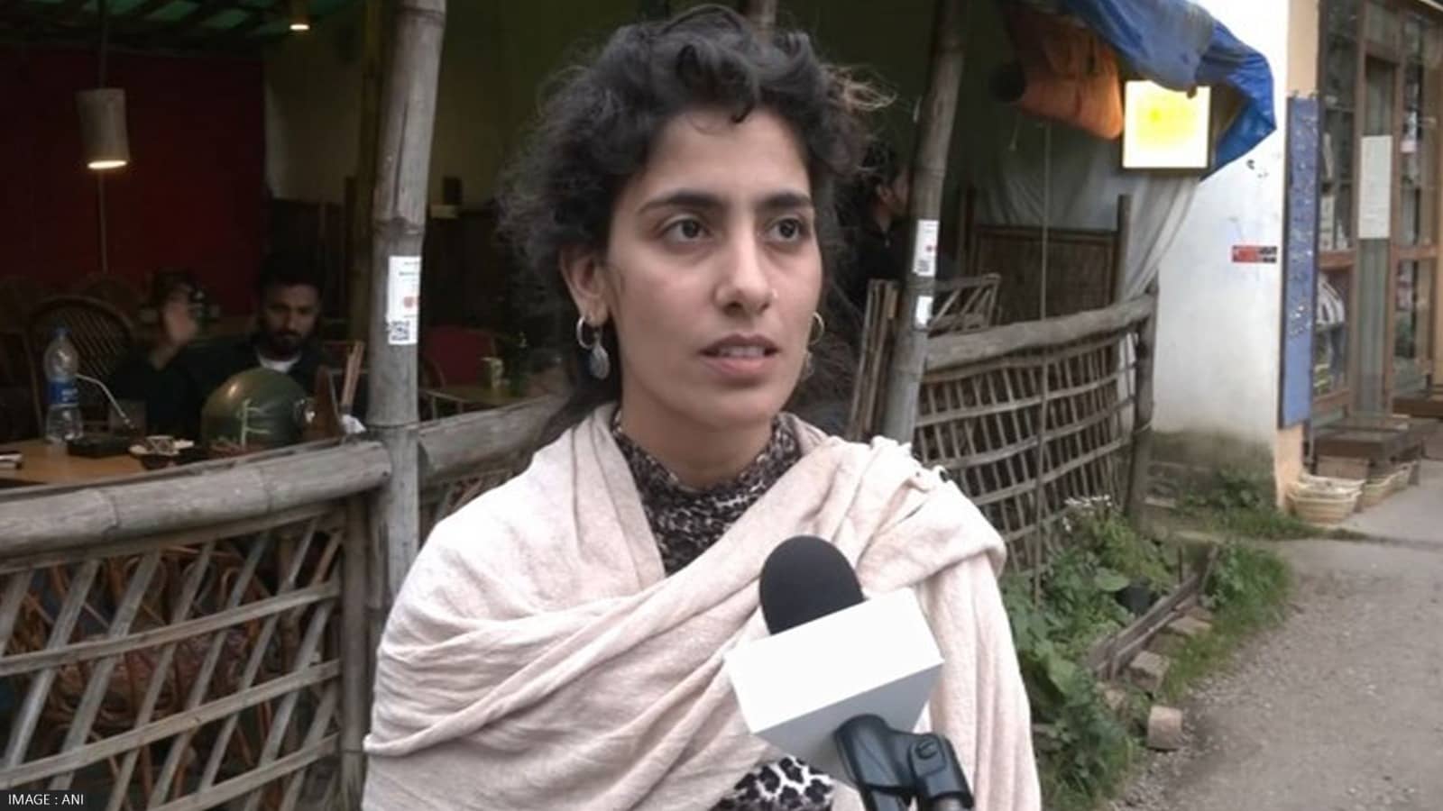 Israeli woman in India wants to fight war at home | Republic World
