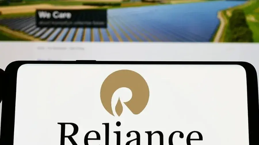 Reliance Industries climbs 2% | Republic World