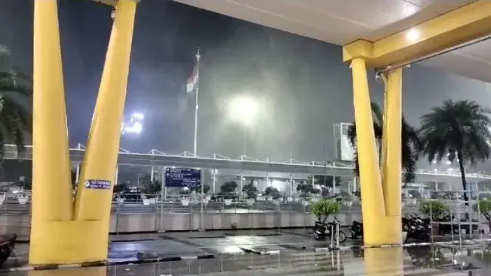 LIVE | Chennai airport resumes operations after heavy rains | Republic World