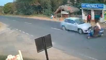 Hyderabad: Scooty Driver Trying To Cross Road Carelessly Crushed By A ...