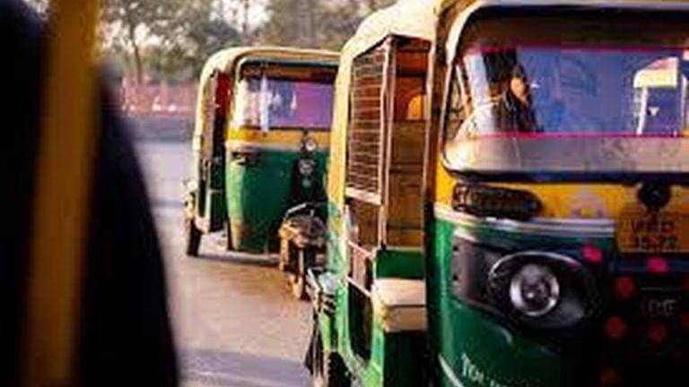 Maha: 37 autorickshaw drivers booked over protest by unions against ...