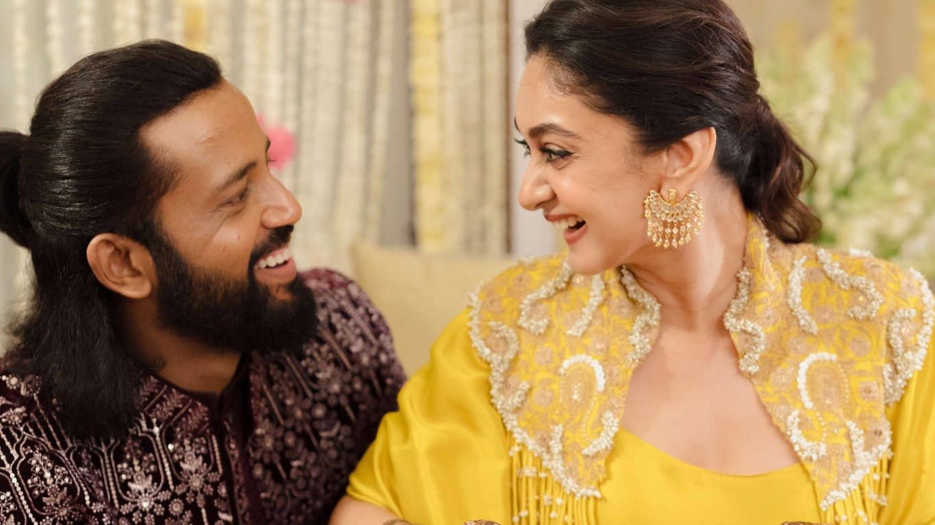 Arjun Sarja's Daughter Aishwarya-Umapathy Ramaiah's Haldi, Mehendi ...