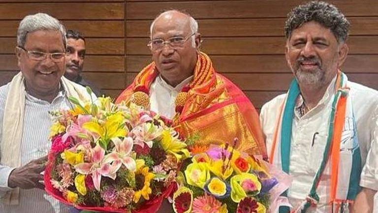 Congress' newly elected MLAs authorise party chief Mallikarjun Kharge to pick next Karnataka CM ...