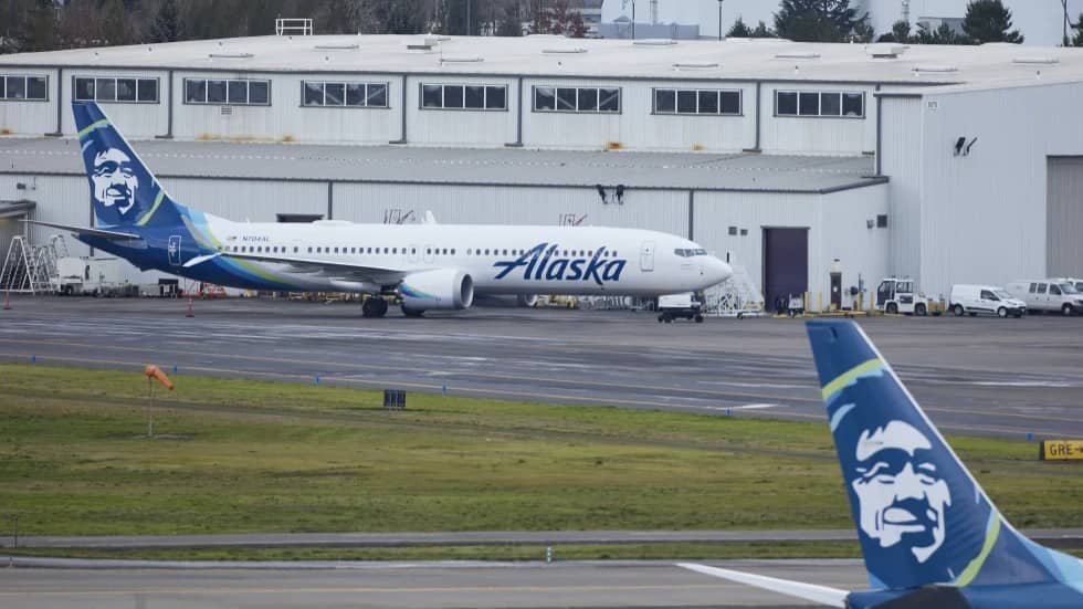 US Man Onboard Alaska Airlines Flight Stabs Co-flyer ‘Mid-Air’, Later ...