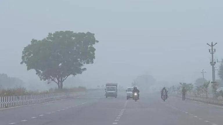 Cloudy morning in Delhi, minimum temperature settles at 24.4 deg C ...