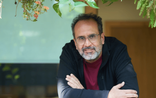 Tanu Weds Manu Director Anand L Rai To Make OTT Debut With Romance Show ...