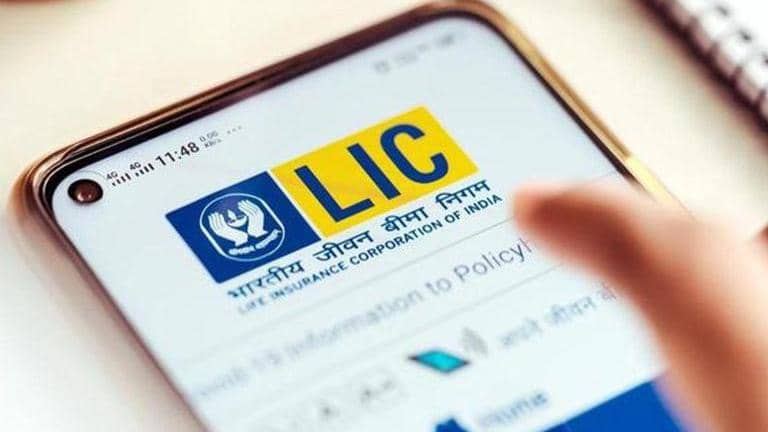 LIC Q1 profit zooms 1,300% to Rs 9,544 crore | Republic World
