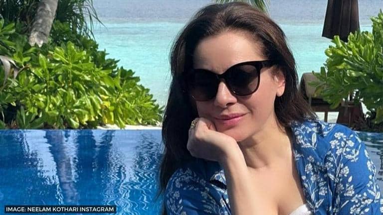 Neelam Kothari shares an unseen photo of her mother and her; check out ...