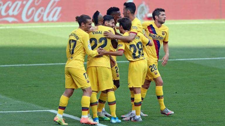 Vidal keeps Barcelona in Liga fight beating Valladolid 1-0 | Republic World