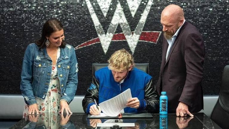 Logan Paul inks deal with WWE, warns former tag team partner ahead of ...