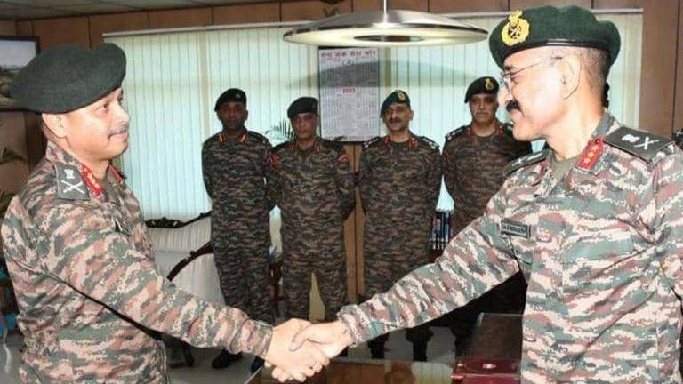 Lieutenant General Sanjay Mitra takes over as Commander of Strike 1 ...