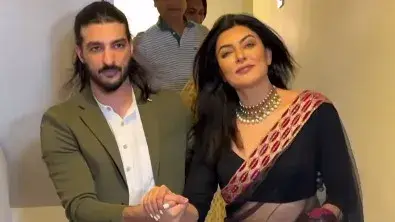 Sushmita Sen shares Diwali photo with ex Rohman Shawl | Republic World